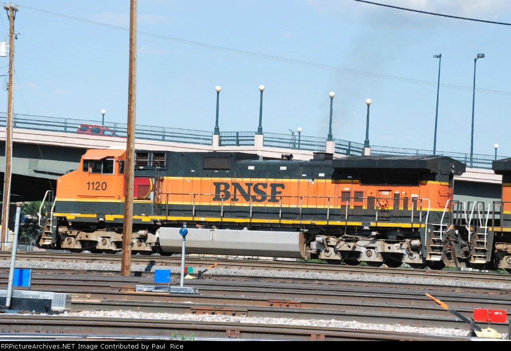 BNSF 1120
